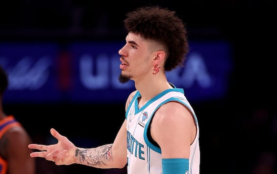 NBA, la lega cambia idea: LaMelo Ball può mostrare il tatuaggio sul ...