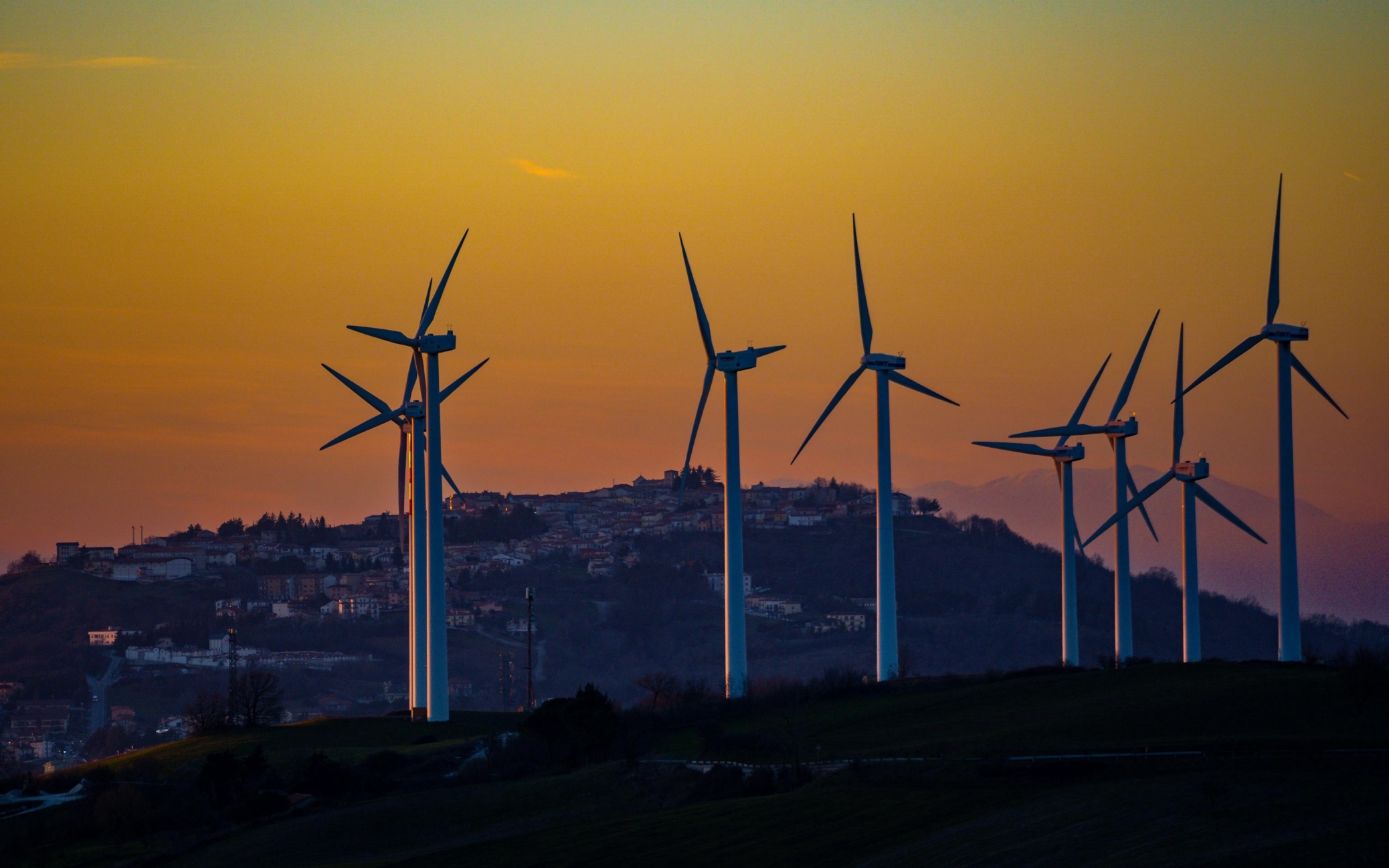 Comunità energetiche: cosa sono, come funzionano e che regole bisogna ...