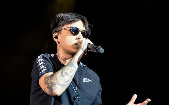 Ultimo in concerto, il tour negli stadi slitta nel 2022