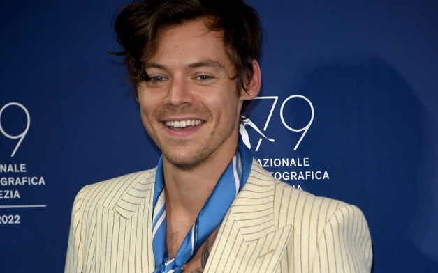 Mostra del Cinema di Venezia, l'arrivo di Harry Styles al Lido I Sky Tg24