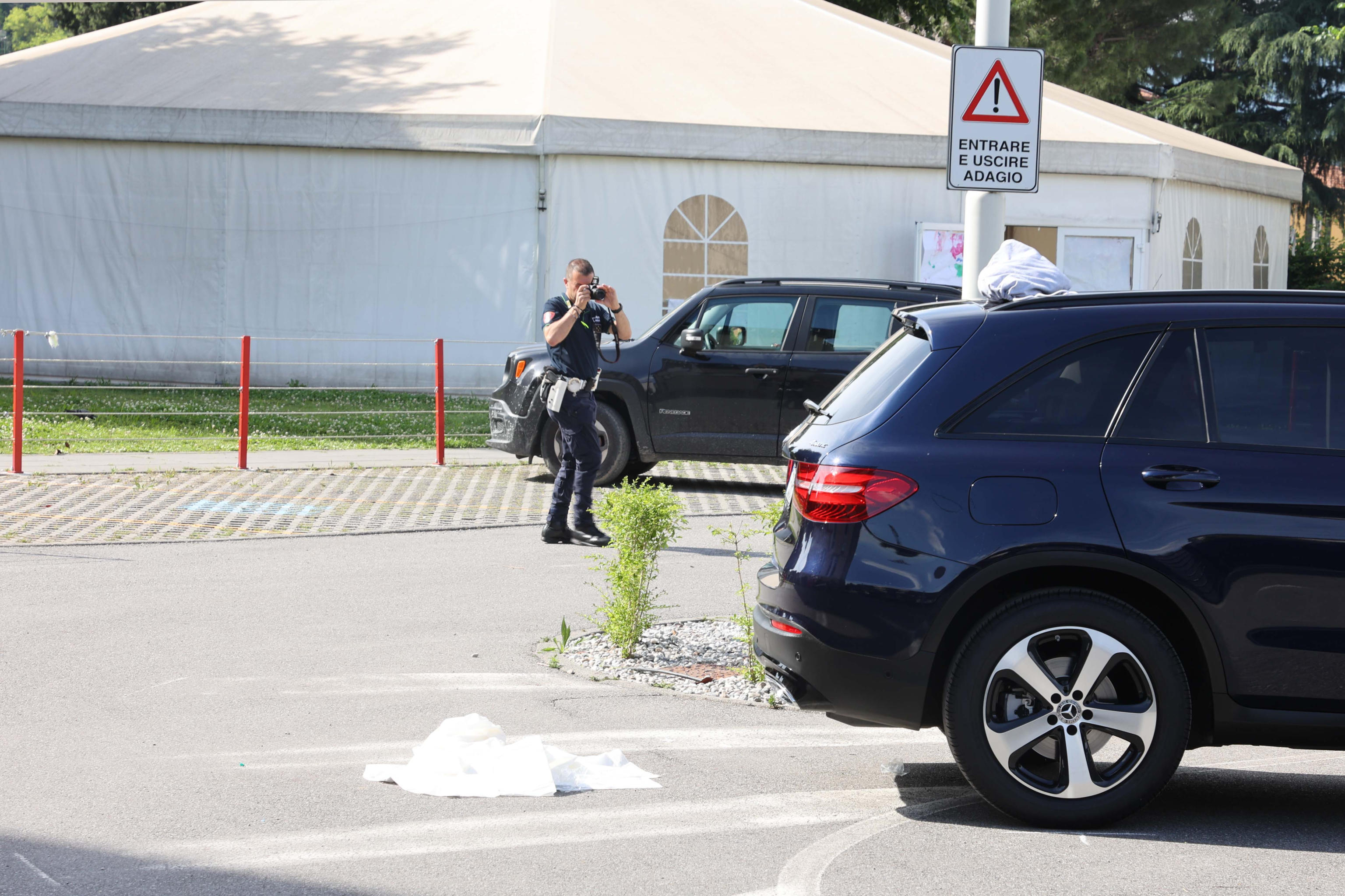 18enne morta a Pavia, accanto un'amica in stato di incoscienza e un ...