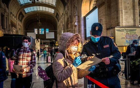 Coronavirus Italia, Fase 2: i controlli nelle stazioni dei treni e ...