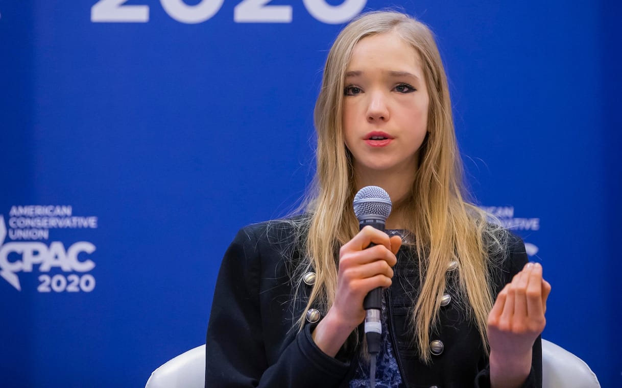 Naomi Seibt, chi è l’anti-Thunberg tedesca che chiede asilo negli USA ...