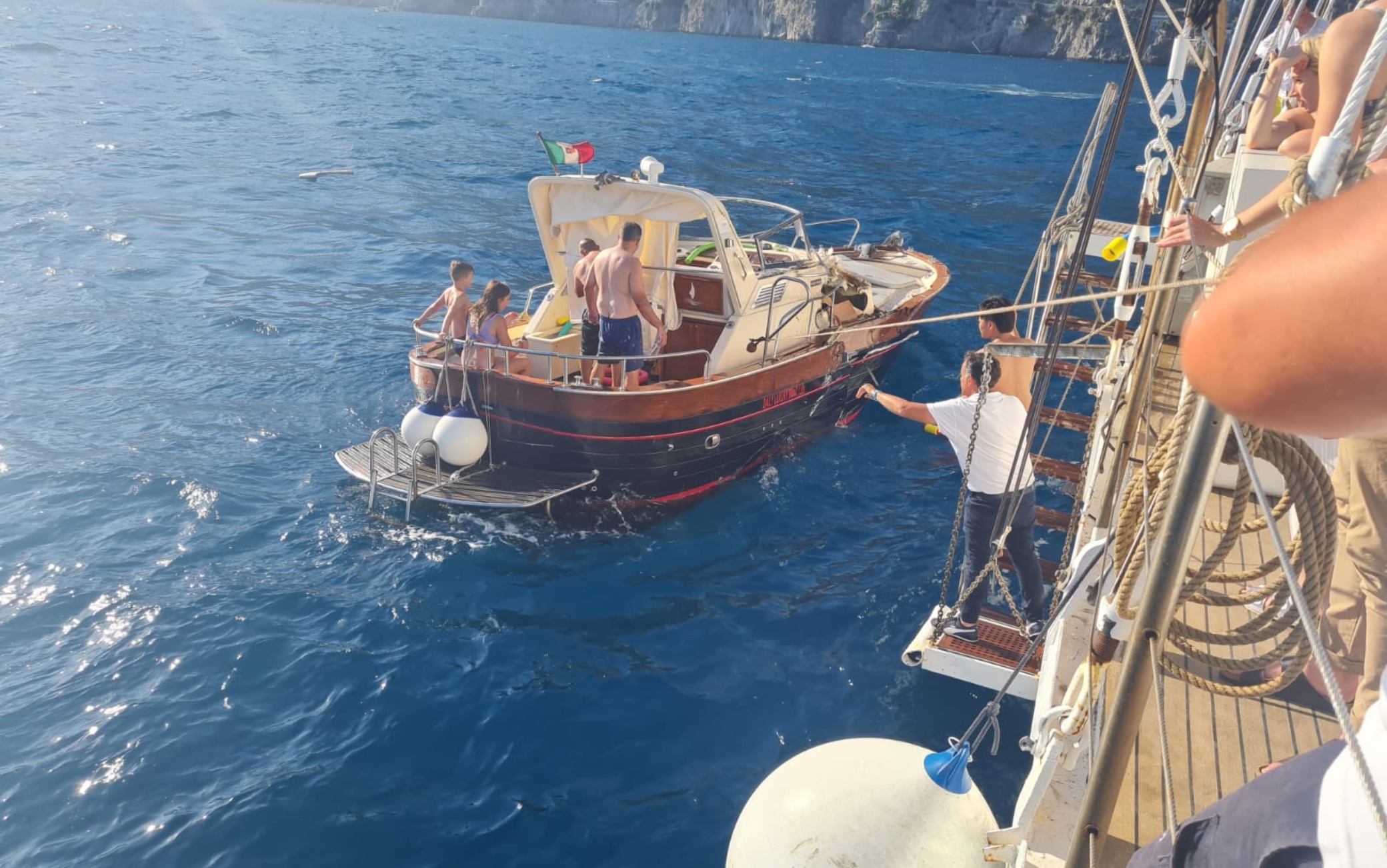 Turista morta in Costiera amalfitana, skipper della barca positivo ai ...