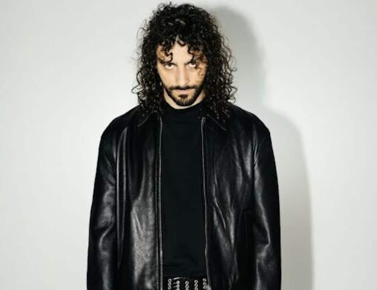Paolo debutta con album La Bella Confusione, prodotto da Charlie Charles