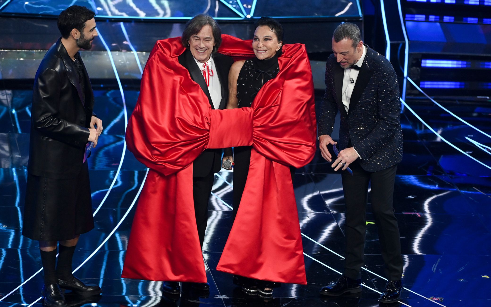 Sanremo 2024, i look più belli al Festival, dal vestito di Lorella ...