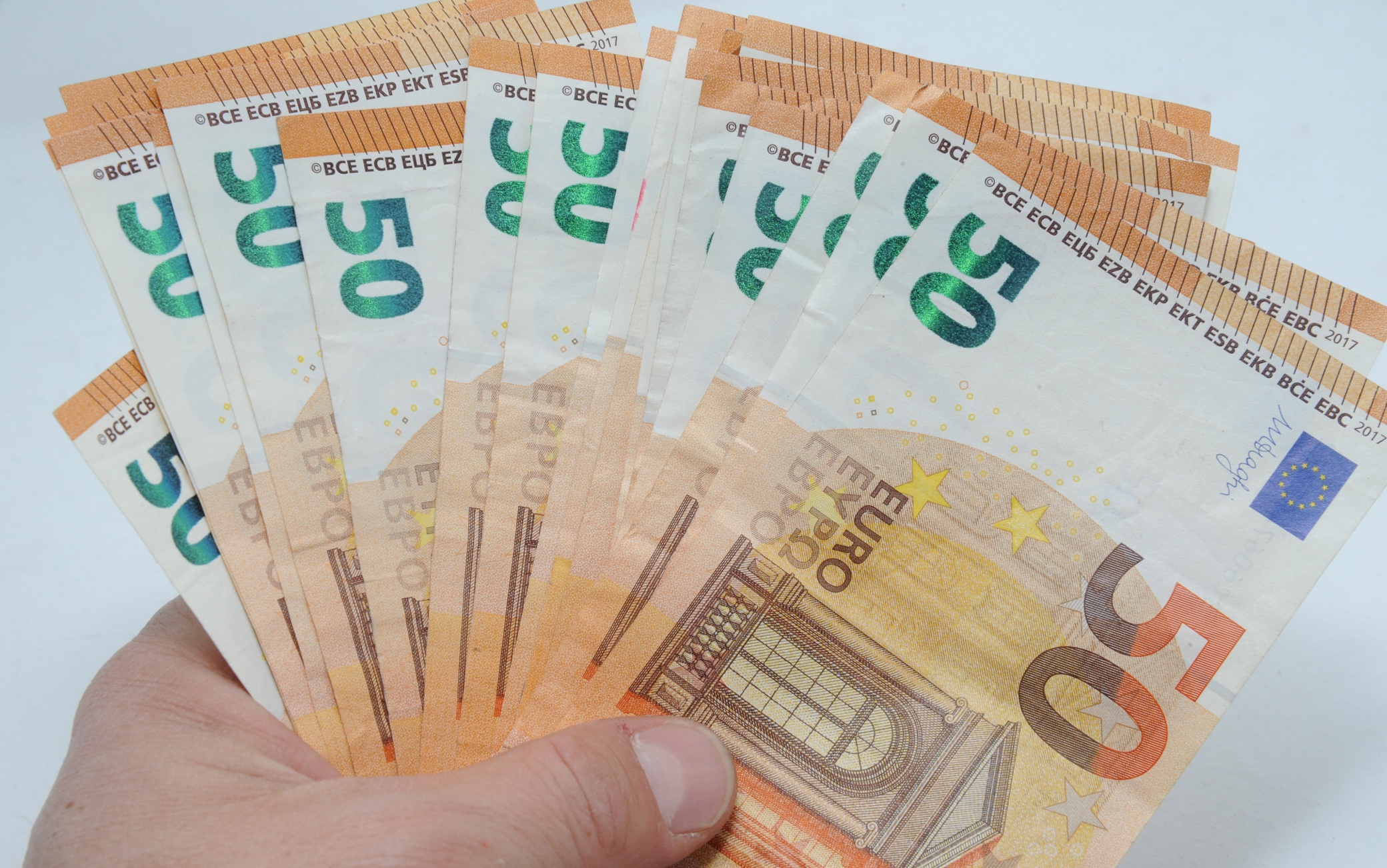 Assegno unico 2023, chi dovrà restituire fino a 210 euro per figlio all ...