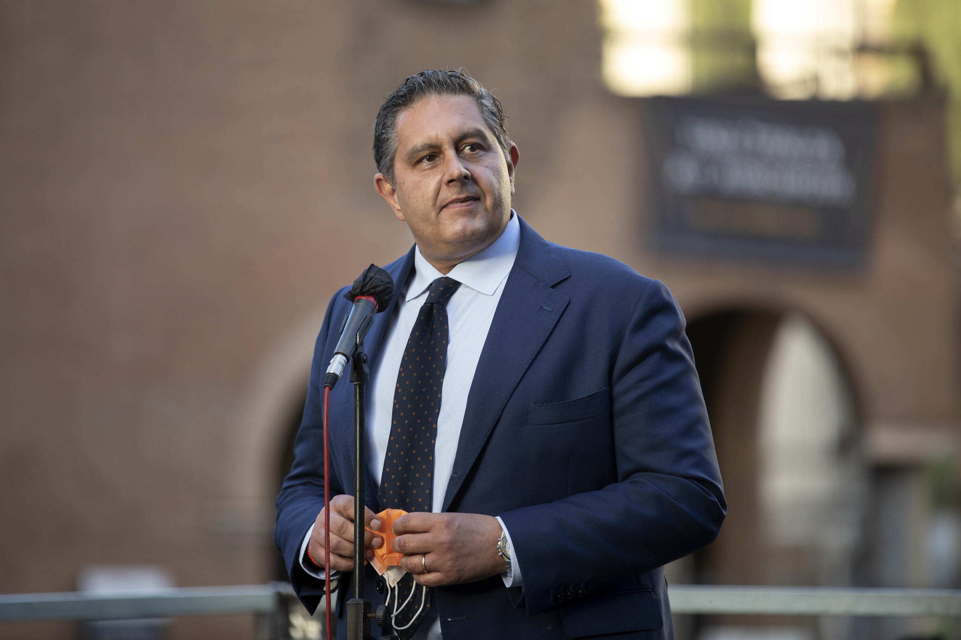 Toti, tutti gli indagati e i capi d'accusa dell’inchiesta che ha scosso ...