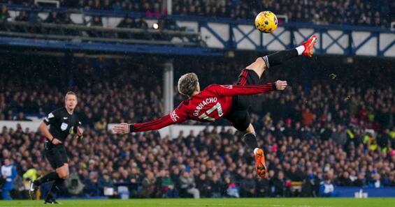 Everton Manchester United, il gol di Garnacho in rovesciata è ...