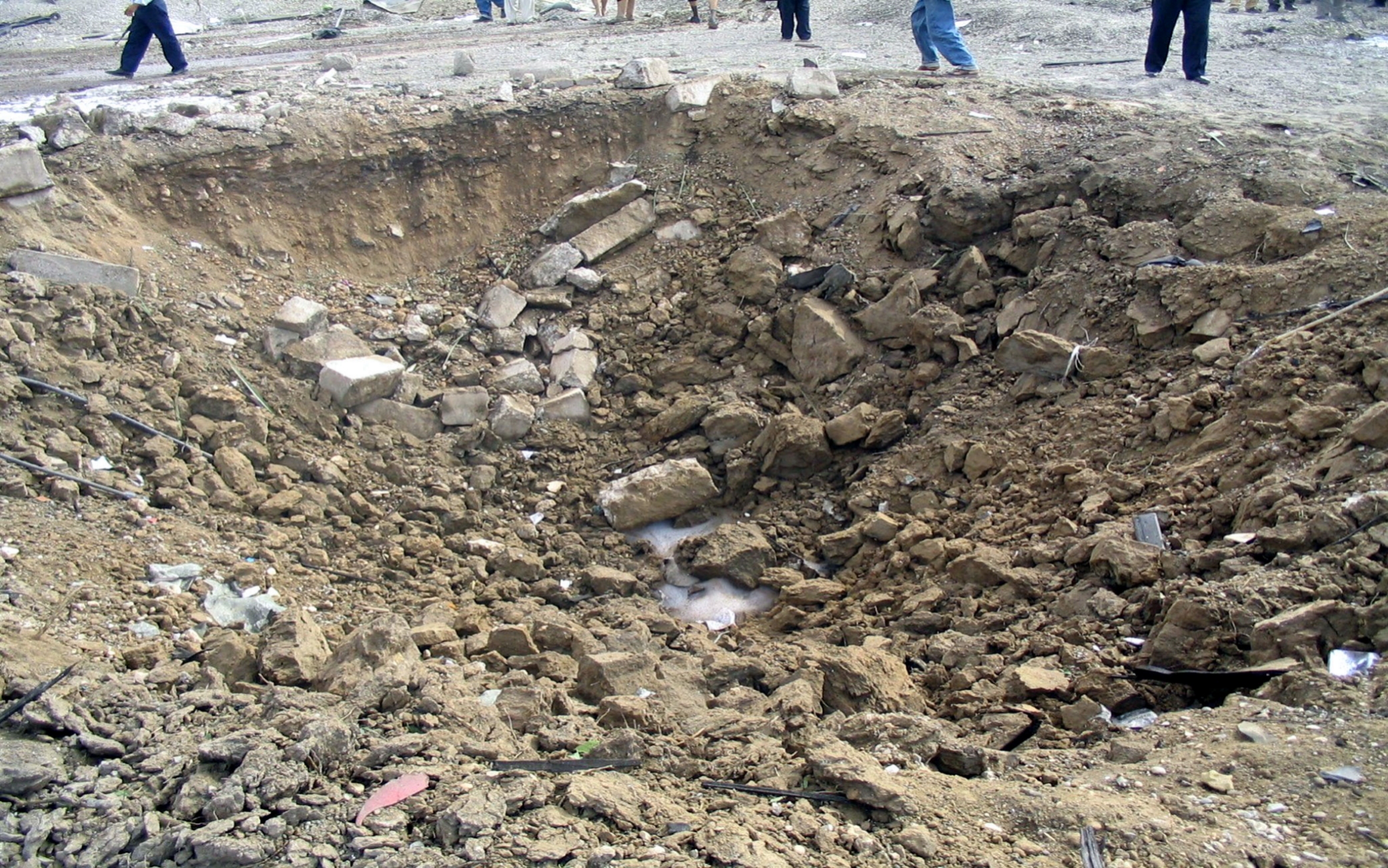 Attentato a Nassiriya, 20 anni fa l'attacco alla base italiana in Iraq ...