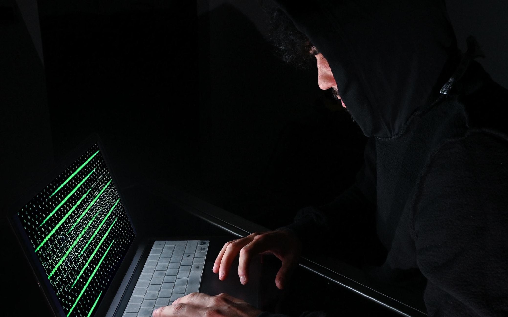 Chi è Carmelo Miano, hacker di Gela arrestato per aver violato server ...
