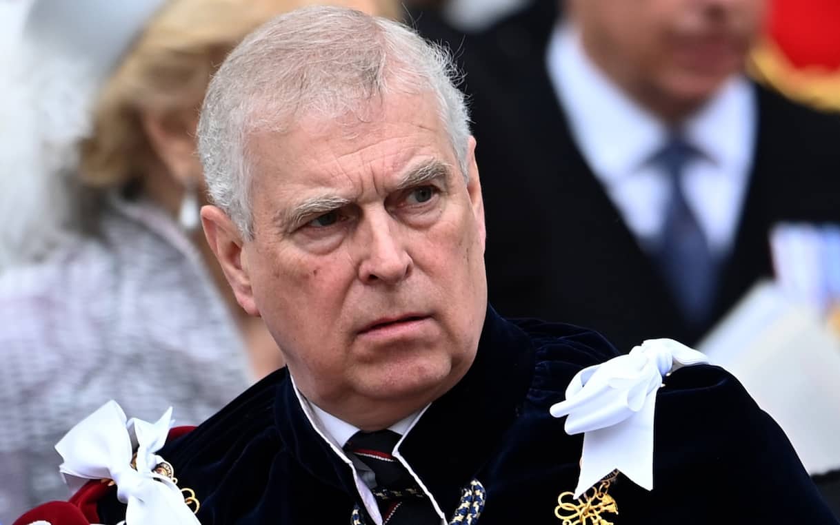 Regno Unito, Re Carlo avvia il processo per togliere i titoli ad Andrea ...