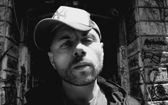 Primo - Sempre Grezzo, il trailer del documentario sul rapper romano ...