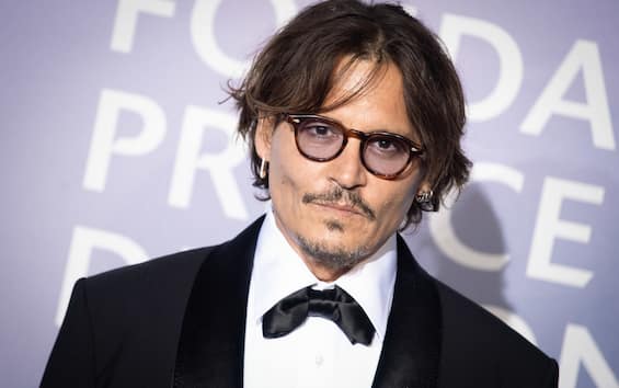 Johnny Depp avvistato con una nuova ragazza, l’attore frequenterebbe la ...