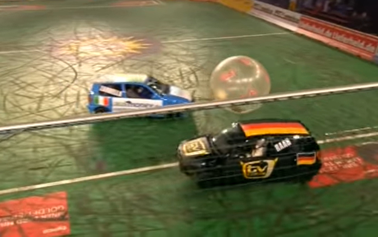 Car soccer, il calcio giocato dalle macchine | Sky Sport