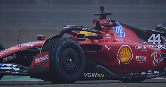 F1, Lewis Hamilton in Ferrari: il debutto in pista a Fiorano. Foto ...