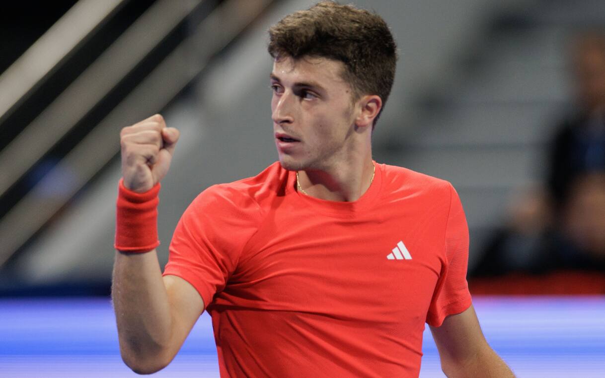 Atp Dubai 2025, Nardi ai quarti: battuto Bergs in due set | Sky Sport