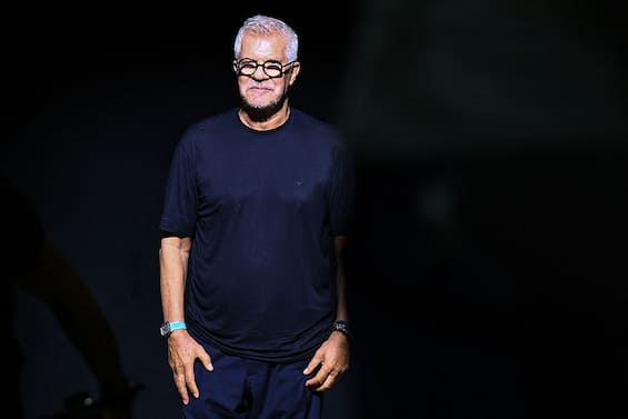 Giorgio Armani, chi è il braccio destro Leo Dell'Orco | Sky TG24