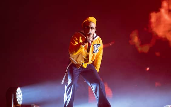 Sfera Ebbasta, doppietta all’Arena di Verona. Show esplosivo per il Re Mida della musica