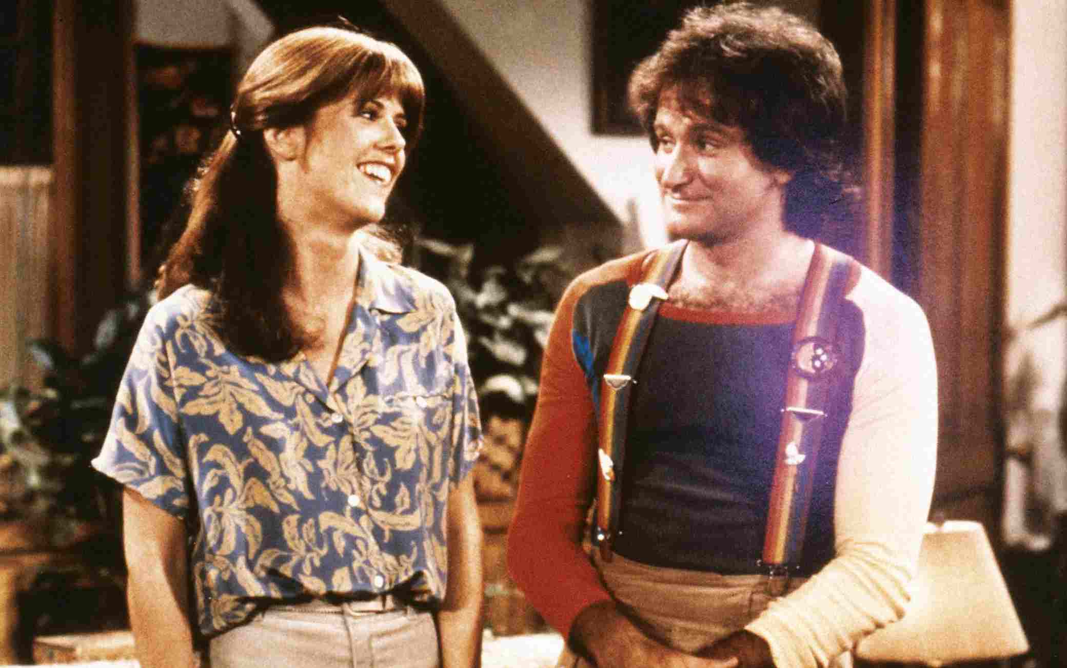Mork&Mindy, il primo episodio 45 anni fa: le curiosità sulla serie con ...