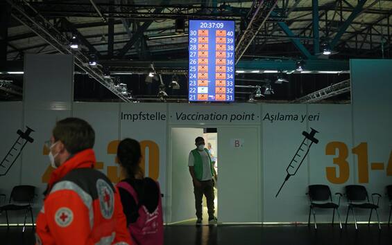 Covid, ipotesi obbligo vaccinale in Ue: le misure in Germania, Austria ...