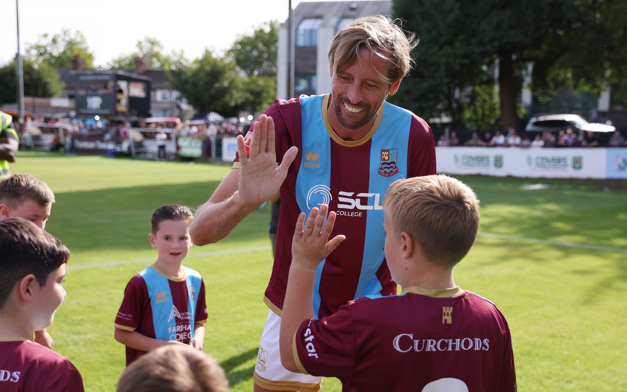 Peter Crouch mascotte del Farnham Town: era arrivato ultimo al ...