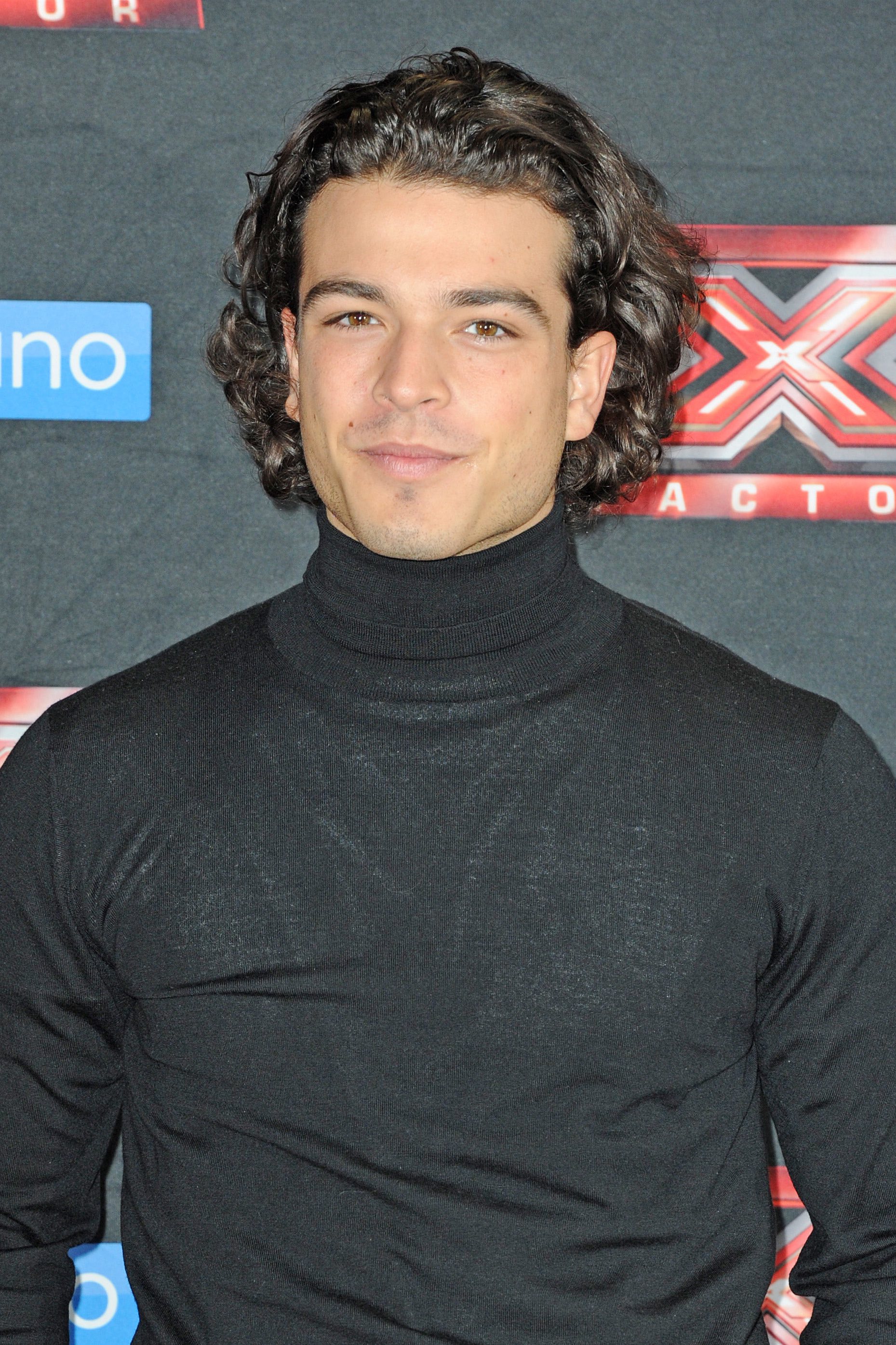 Leo Gassmann a Sanremo 2023 con Terzo cuore. Chi è il cantante da X ...