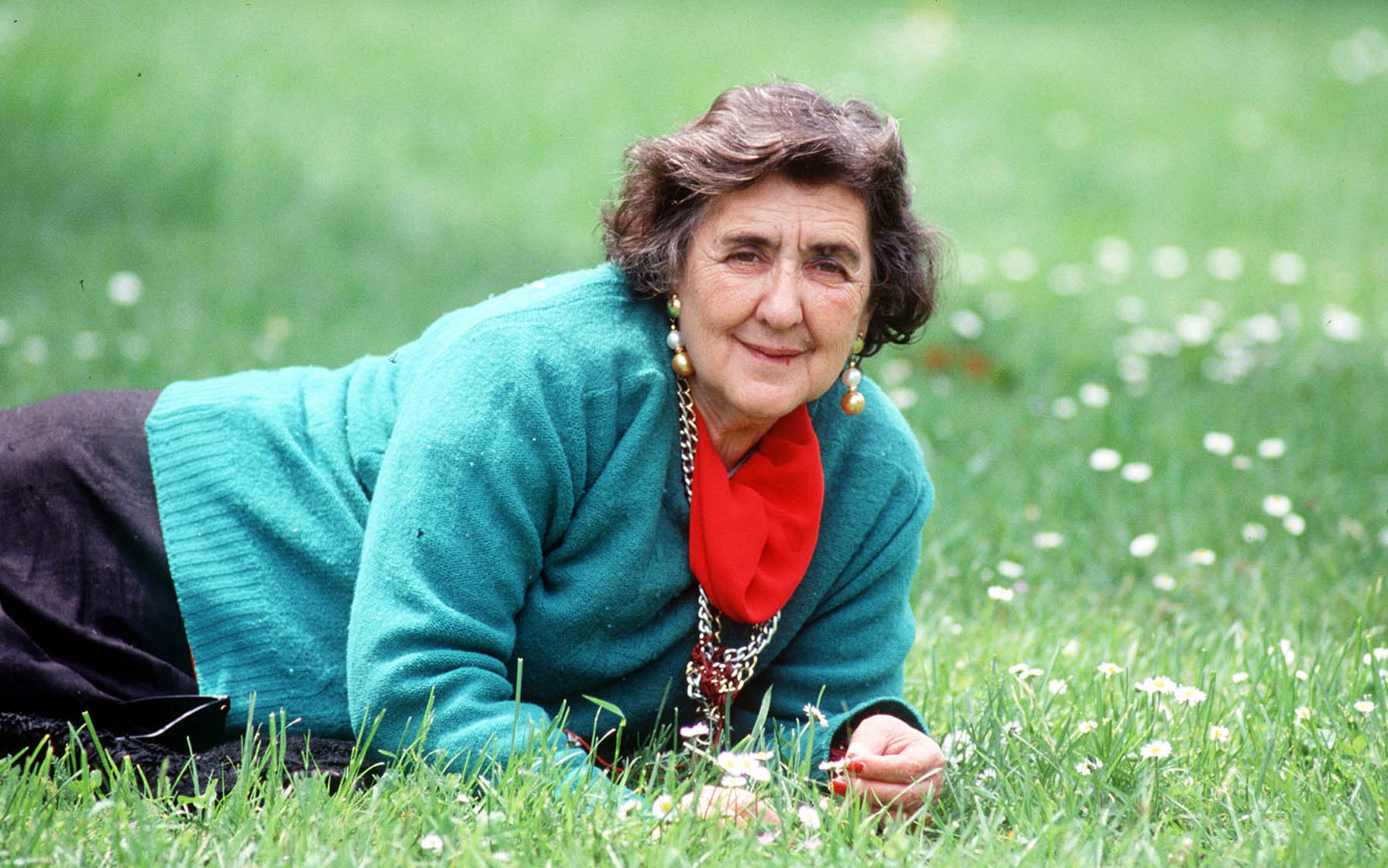 Alda Merini, la biografia della poetessa: dai due mariti e i figli ai ...