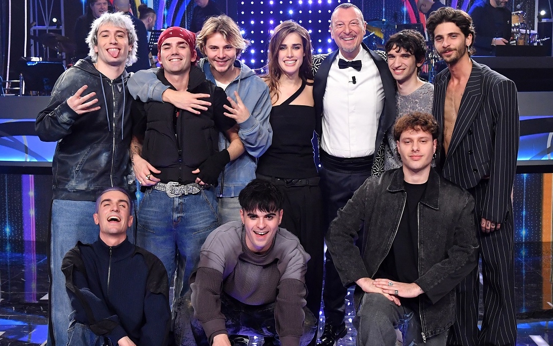 Santi Francesi in concerto al Fabrique di Milano, ecco com'è andata I ...