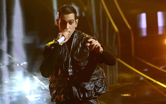 Mahmood a Sanremo 2024 con Tuta Gold, testo e significato della canzone ...