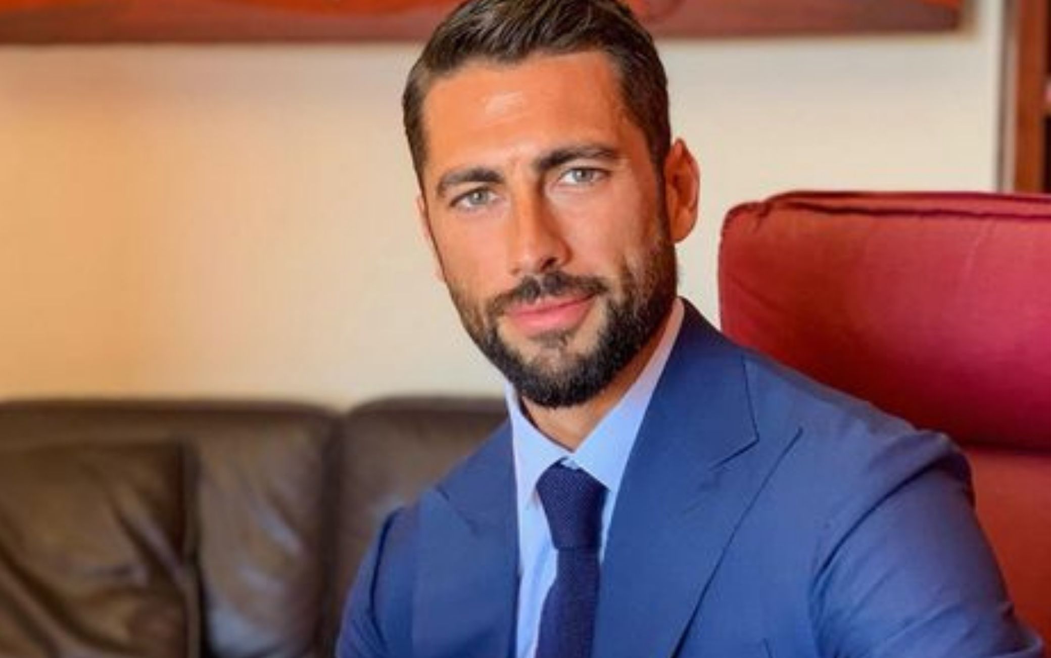 Bacio tra Michelle Hunziker e Giovanni Angiolini: chi è la nuova fiamma ...