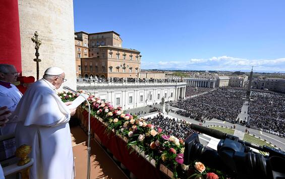 Papa Francesco dona due frammenti della 'vera croce' per l ...