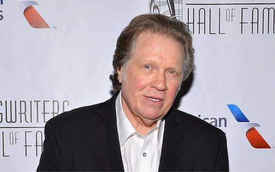 Addio a Mark James, autore di Suspicious Mind di Elvis Presley | Sky Tg24