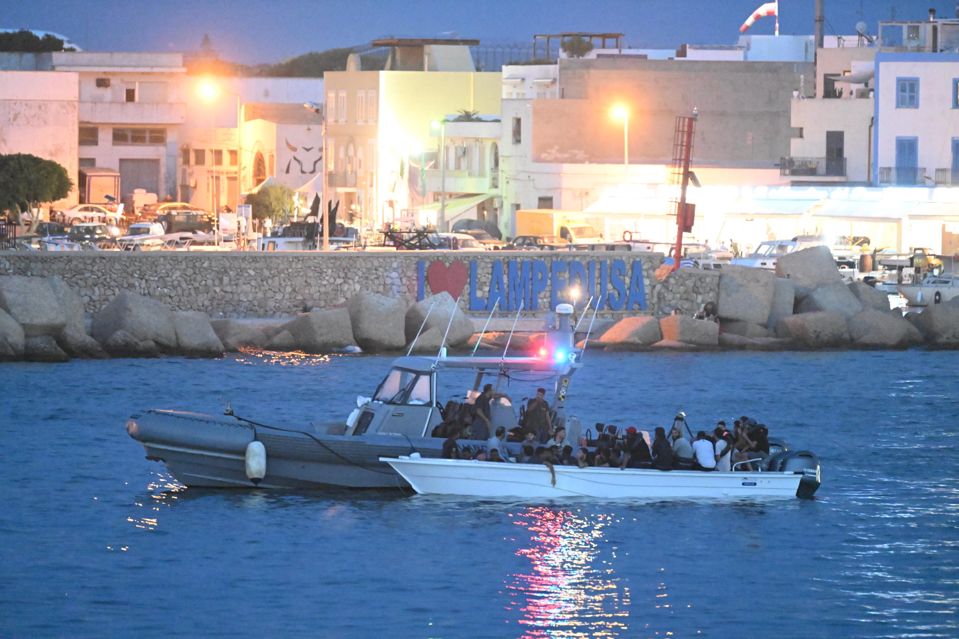 Migranti, 10 anni fa il più grave naufragio a Lampedusa: cosa è ...
