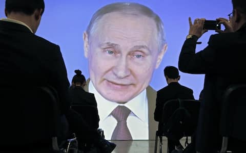 Compleanno Putin, il presidente russo compie 73 anni. FOTO e STORIA ...