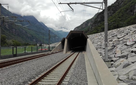 Riapre la Galleria San Gottardo: cosa c'è da sapere | Sky TG24