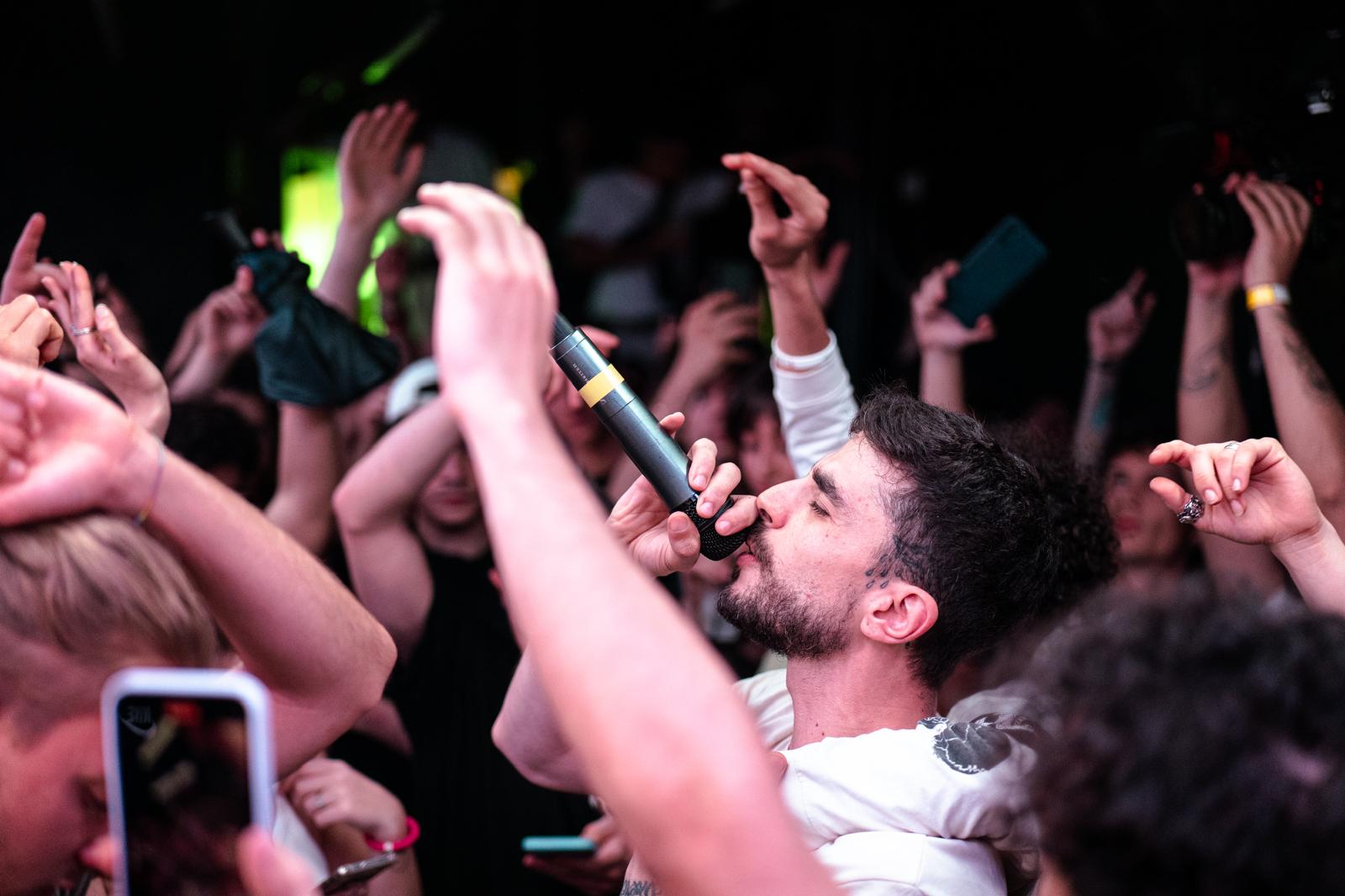 Axos pubblica e racconta '17.5': 'Voglio che i fan vivano un’esperienza ...