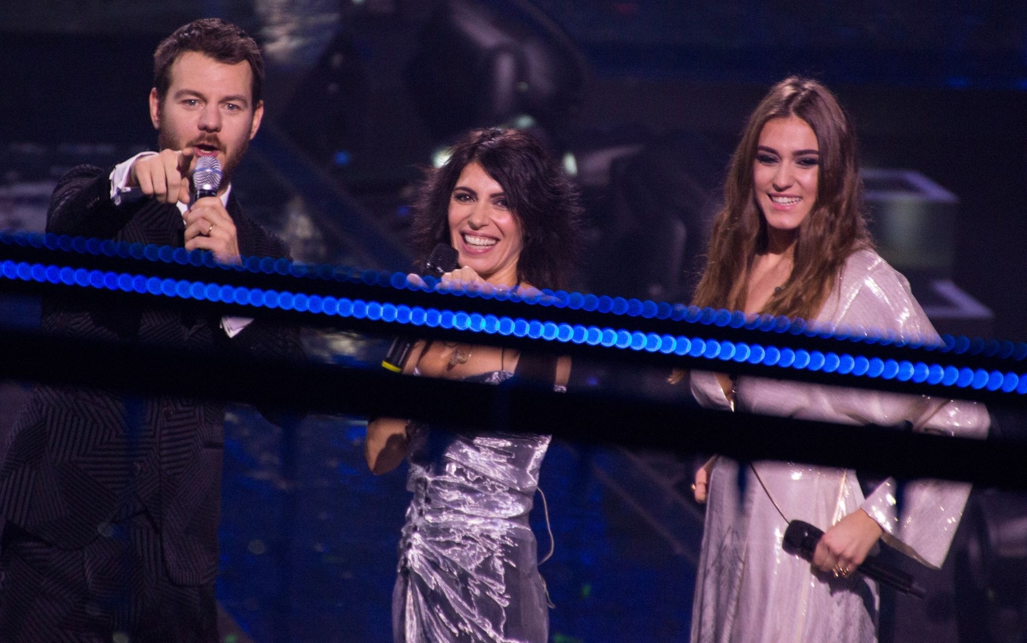 Gaia Gozzi ad Amici presenta la nuova canzone Dea Saffica | Sky TG24