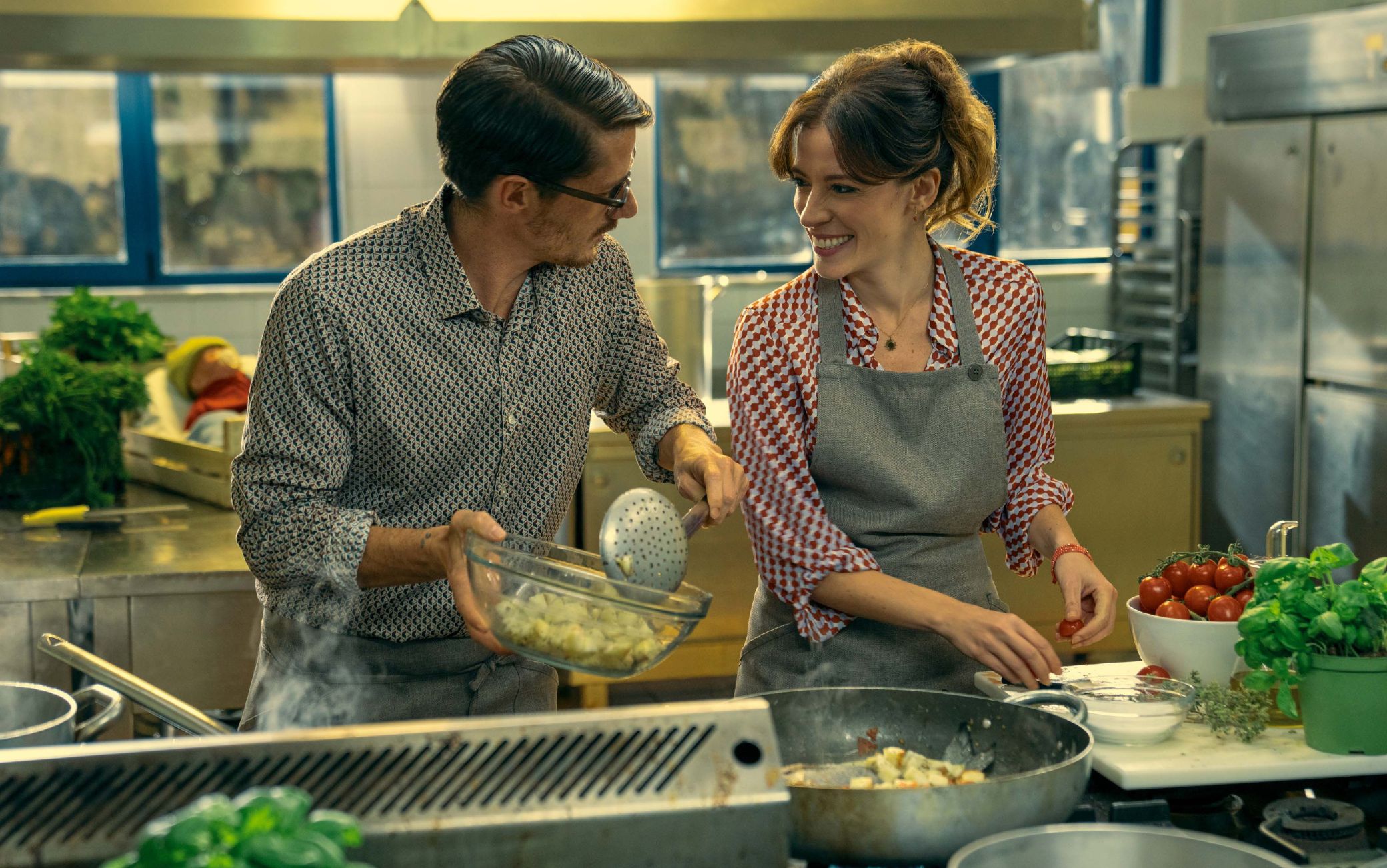 Mica è colpa mia, il cast della commedia romantica che ha conquistato Netflix | Sky TG24