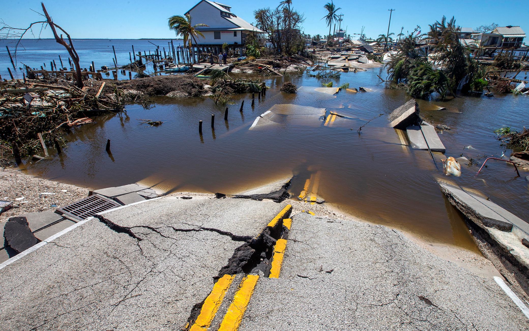 Uragano Milton in Florida, 14 morti e 3 milioni di persone senza elettricità | Sky TG24