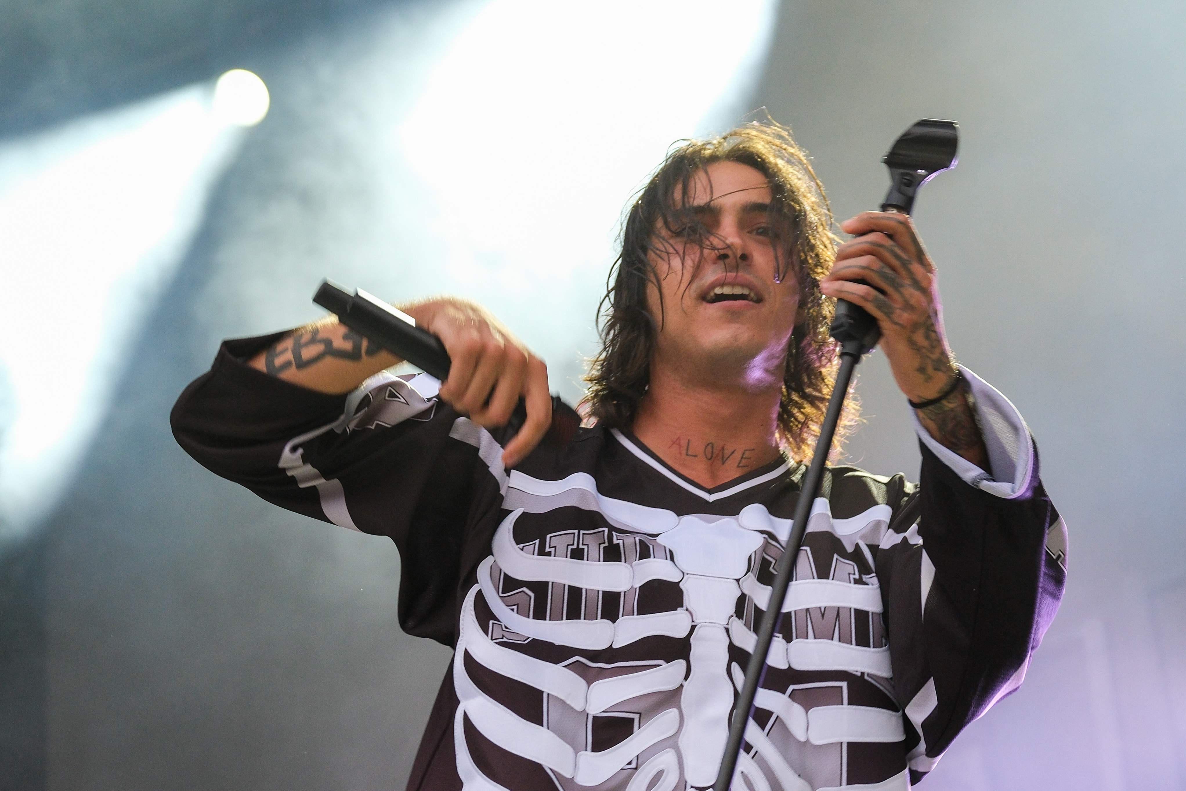 Chi è Diego Naska, il cantante della sigla di Fantasanremo 2024 | Sky TG24