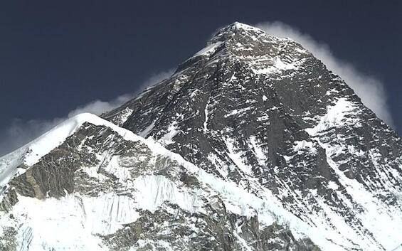 Cop27: vista sull'Everest, accesa la webcam più alta del mondo | Sky TG24
