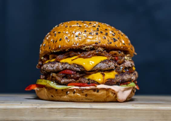 I migliori hamburger del mondo, la classifica di TasteAtlas | Sky TG24