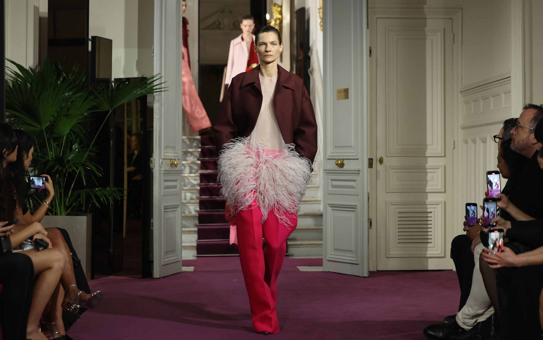 Alta Moda, la sfilata di Maison Valentino a Parigi per la Primavera ...