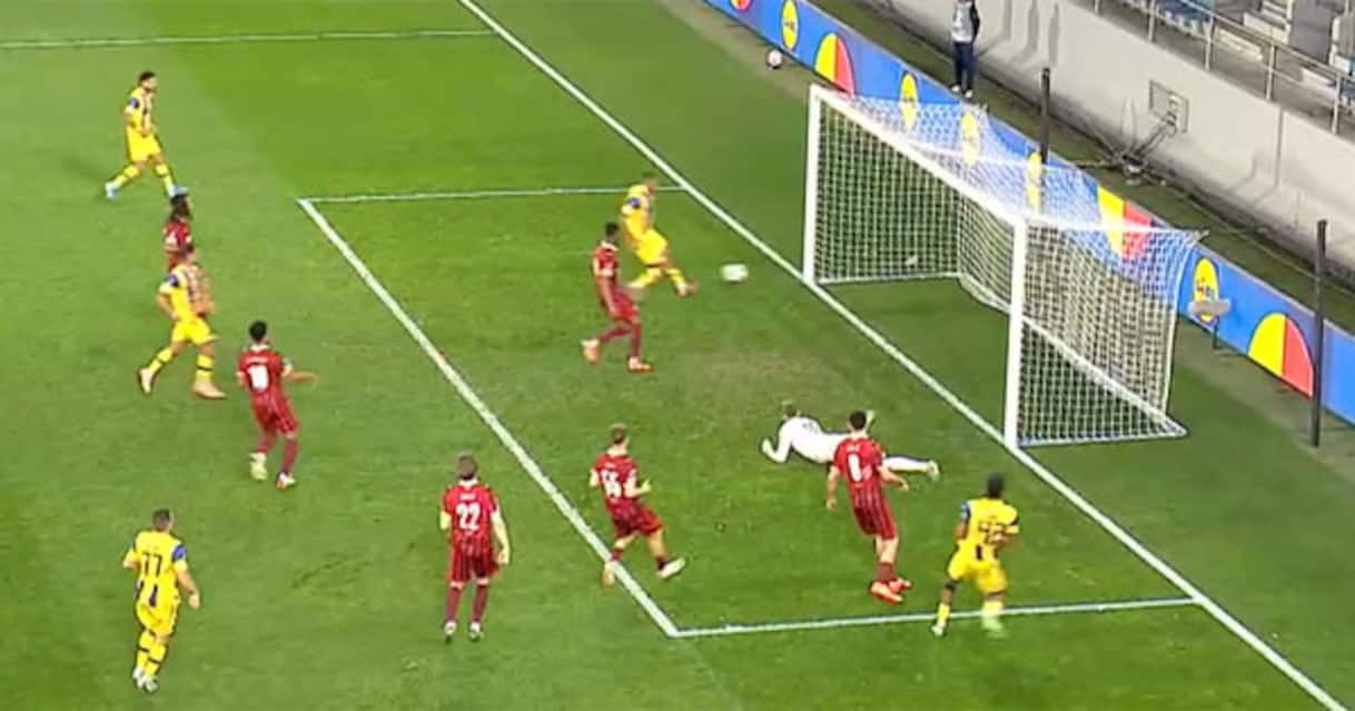 Maccabi Tel Aviv-Midtjylland, Abu Farchi sbaglia un gol incredibile ...