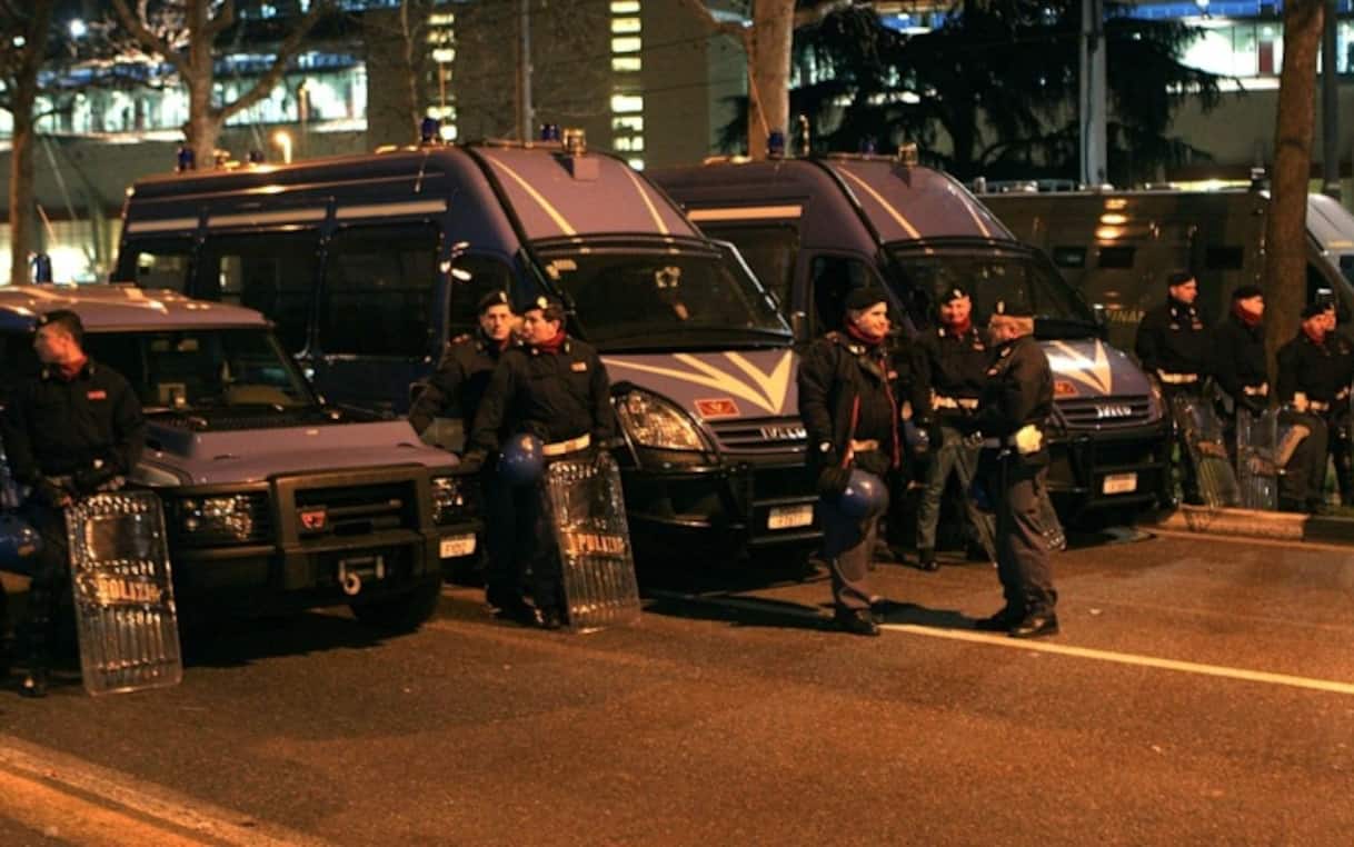 Juve Torino, scontri tra tifosi: 10 fermi e un arresto. Le news | Sky Sport