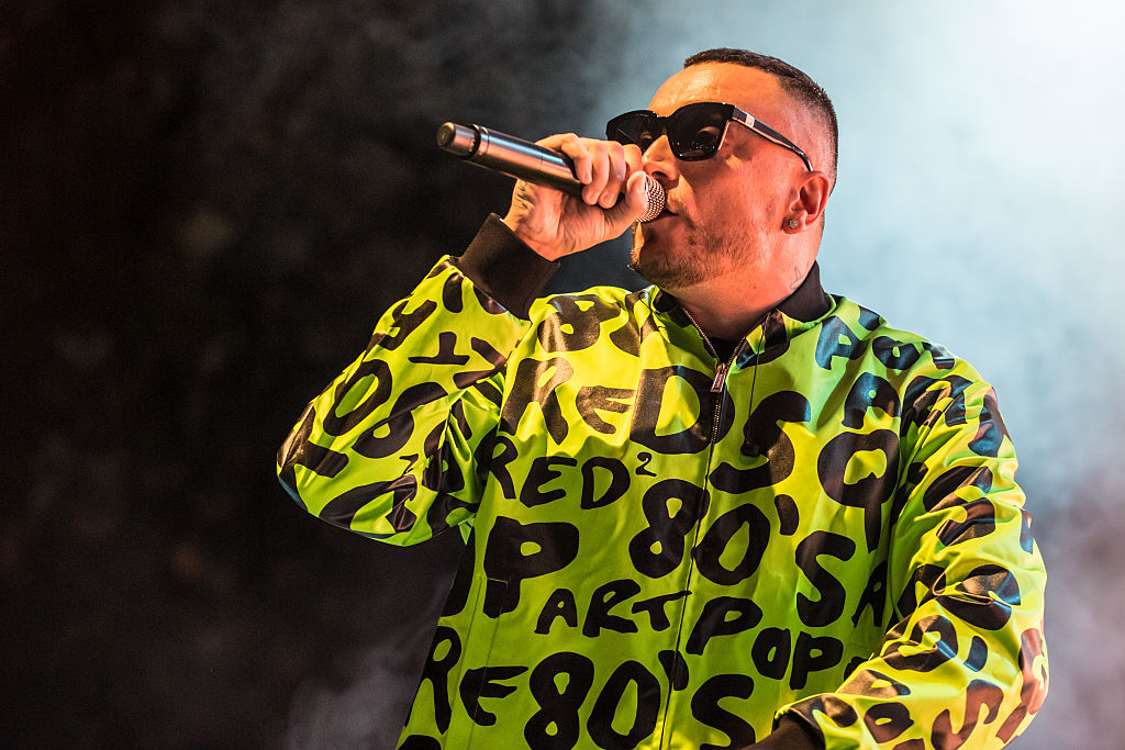 Gue Pequeno, chi è l'ospite della terza serata di Sanremo 2023, 10 ...