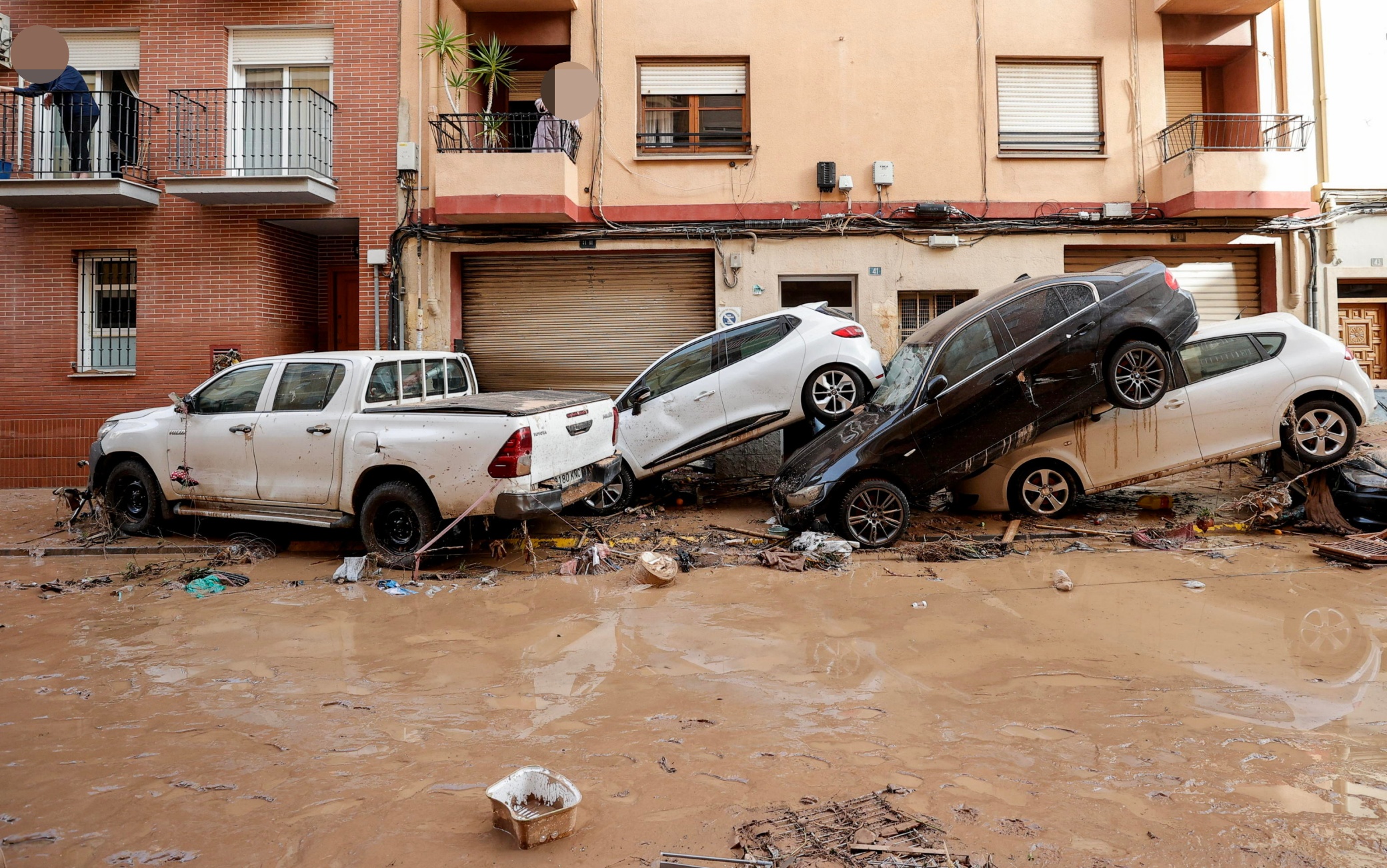 Maltempo Spagna, polemica contro governatore Valencia per ritardo di ...