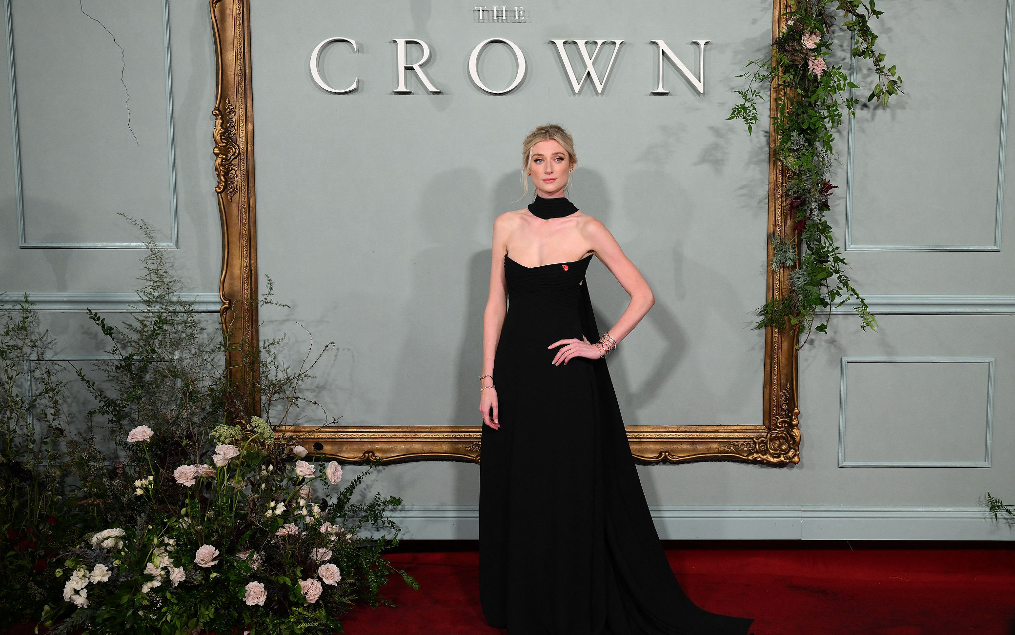 The Crown 6, Elizabeth Debicki interpreta lady Diana nell'ultima ...