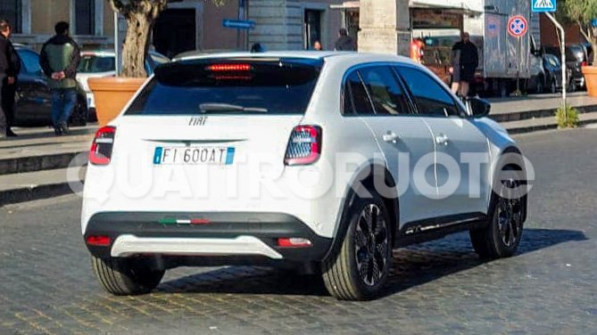 Fiat presenta a Torino la nuova 600 e la Topolino | Sky TG24